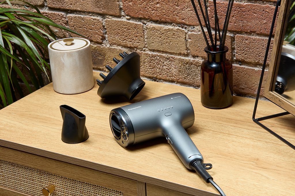 Die neue pflegende Haartrockner- Kollektion von Panasonic ist da ...
